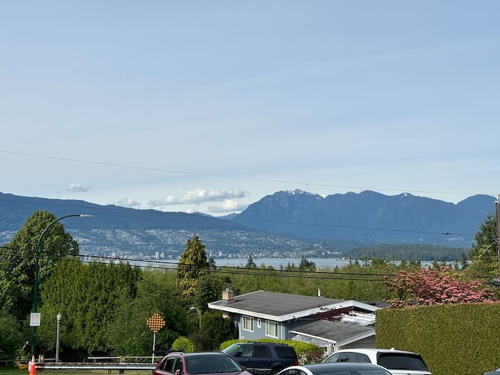 Ocean View New Laneway House - Vancouver