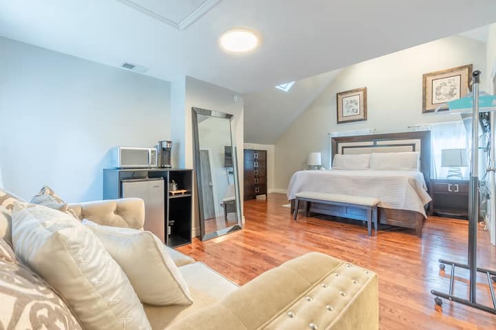 Beautiful Cozy Loft - Montclair, NJ