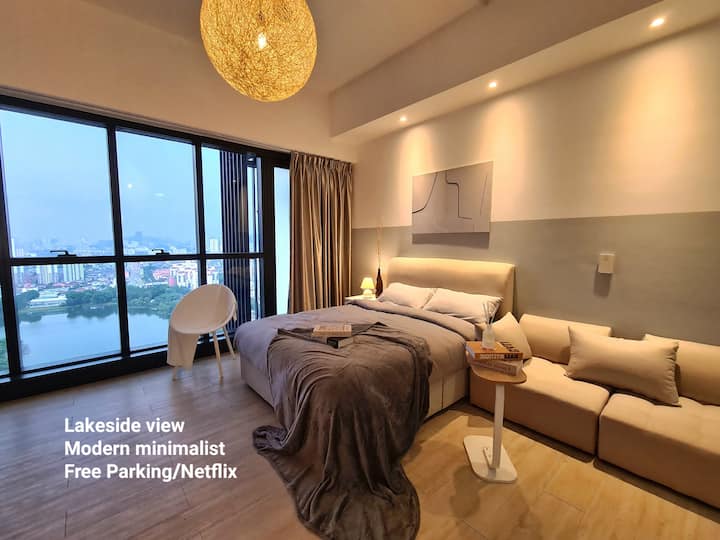 M City -Moonlight Studio | Epic Lakeview | Netflix - Ampang Jaya
