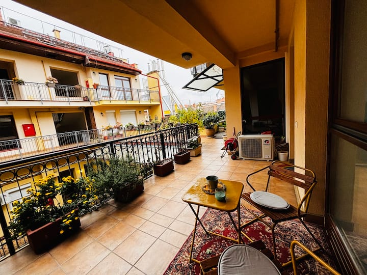 Retro Lovely Spot For You! - Budapest