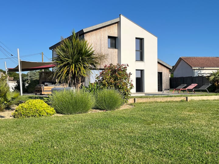 Villa De Famille Avec Piscine - Pornic