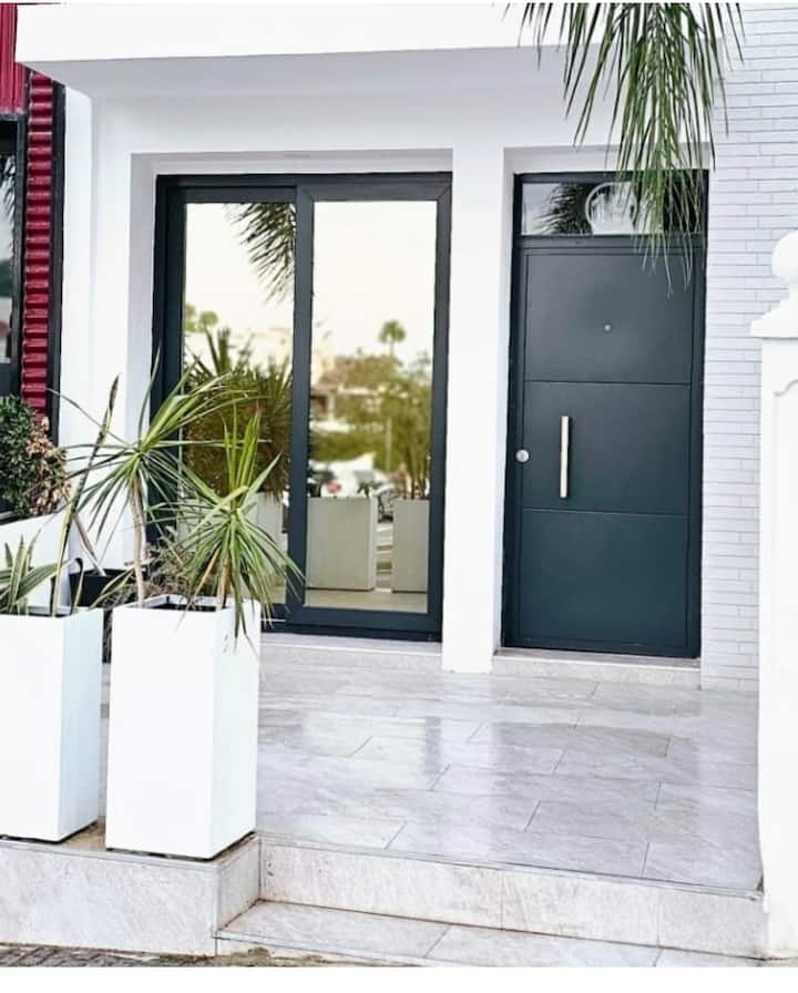 Diseño Industrial Y Moderno. - Torremolinos