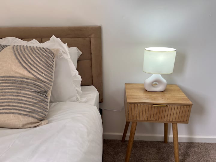 Charming, Modern Flat Sleeps 5 - Dundee