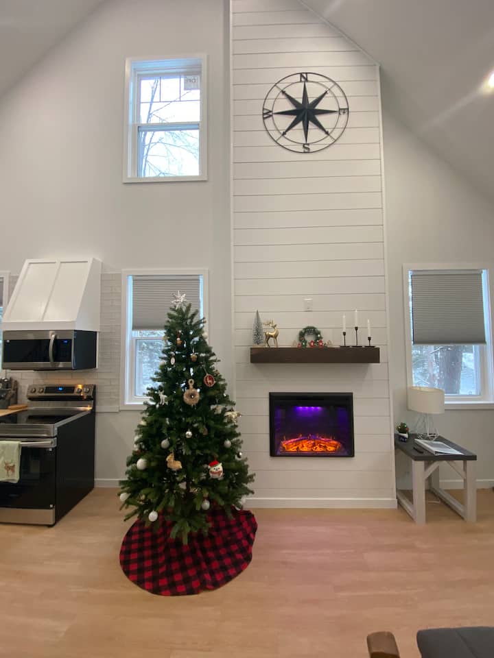 Muskoka's Newest Vacation Retreat - Bracebridge