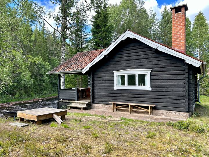 Stuga Intill Porlande Vatten - Orsa