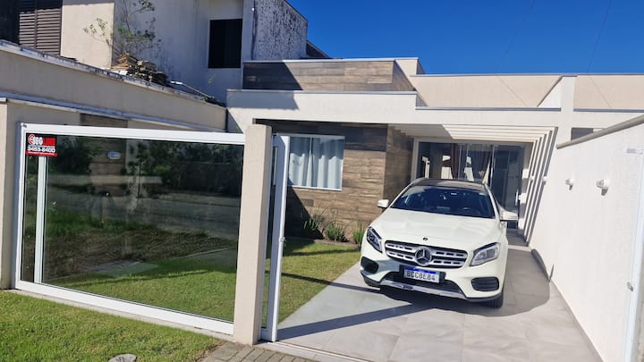 Casa Com Piscina Aquecida Em Guaratuba - Guaratuba