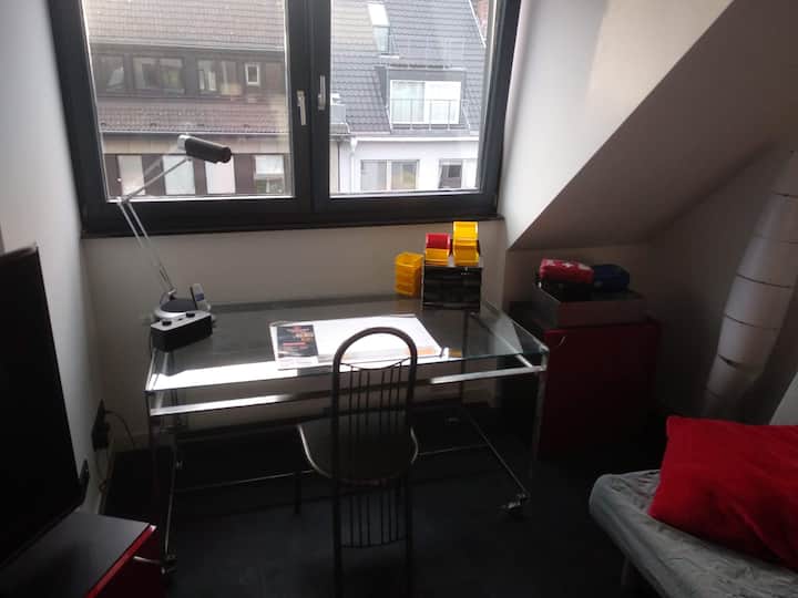 Zimmer In Zentr. Wohnung +Aufzug - Cologne