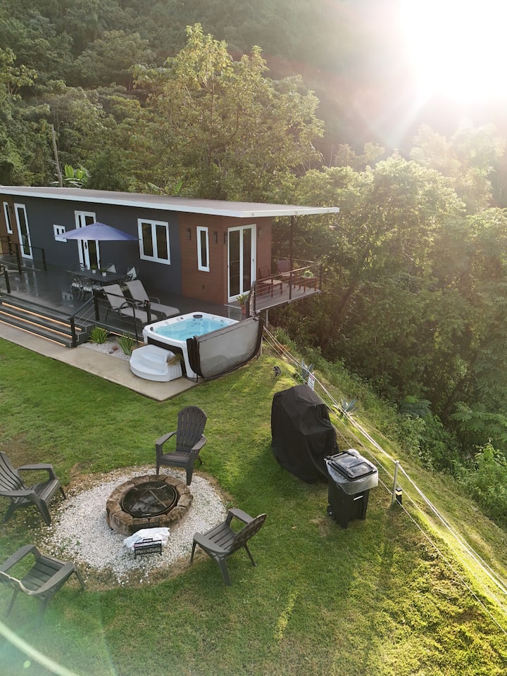 Private Mountain Retreat •Container •Jacuzzi •View - Puerto Rico