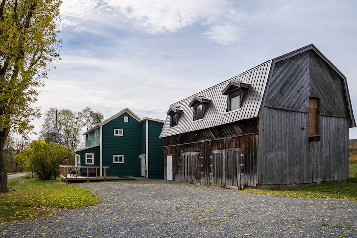 Wine Down Near Keuka Lake - Hammondsport, NY