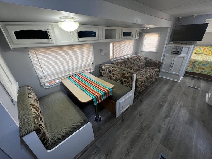 Delightful 2 Bedroom Camper - Key Largo, FL