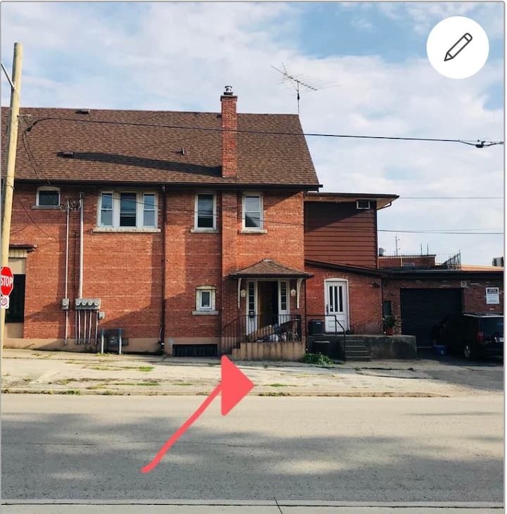 Nice Bedroom Closer Downtown - St. Catharines