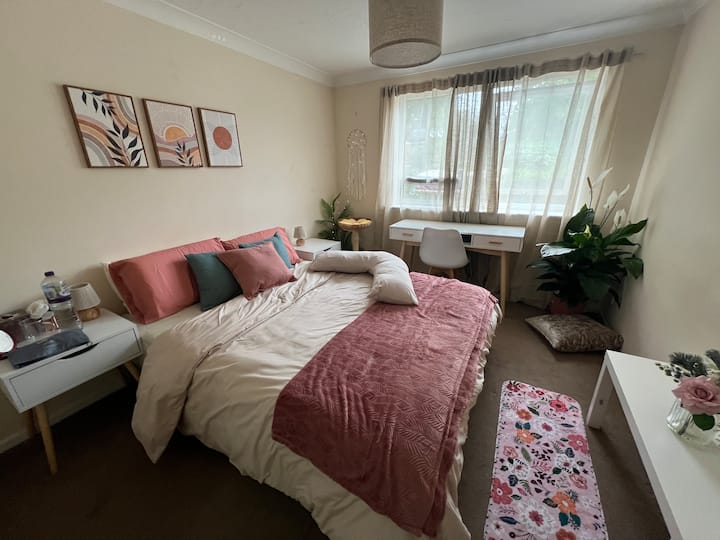 Room In 2 Bedroom Apartment - Colchester