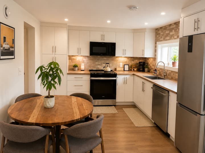 2 Beds 2 Bath - Close To All, Beaches, Kelowna Ubc - Vernon, BC, Canada