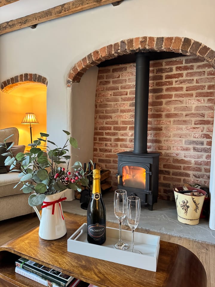 Cosy Country Cottage In Heart Of Lilleshall - Telford