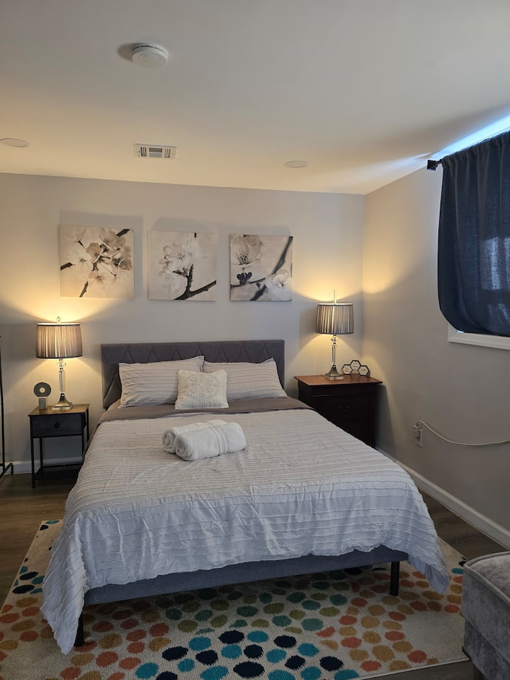 N.j Private Room With Bath And Separate Entrance - Elizabeth, NJ