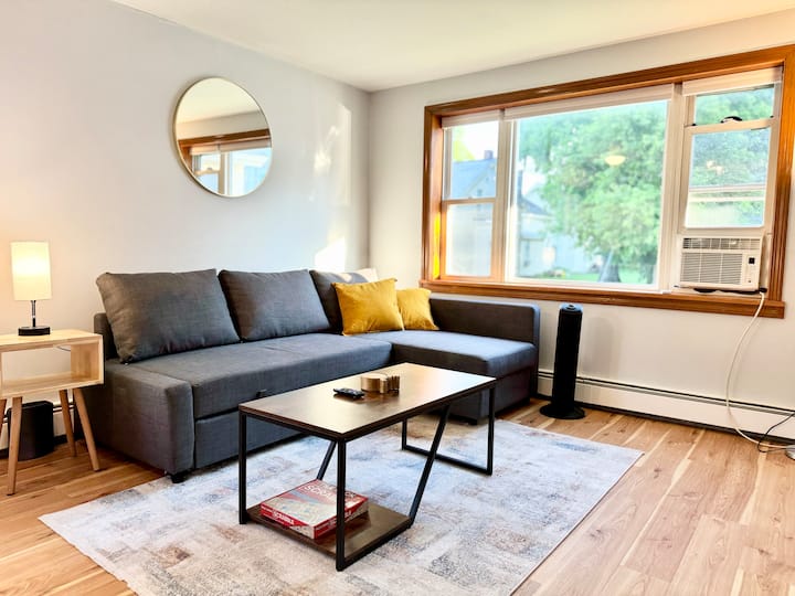 Modern 2 Bedroom In Downtown - Right Apt - Bennington, VT