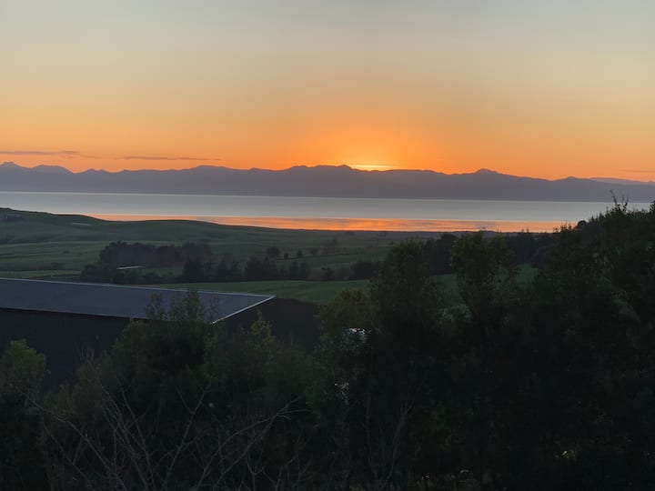 Barn Loft With Limitless Views - Kaiaua