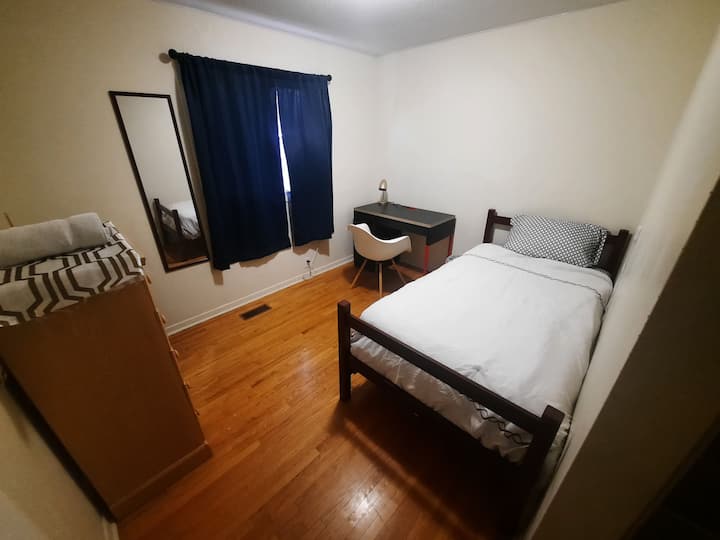 Small Private Room In Bayshore. - Ottawa