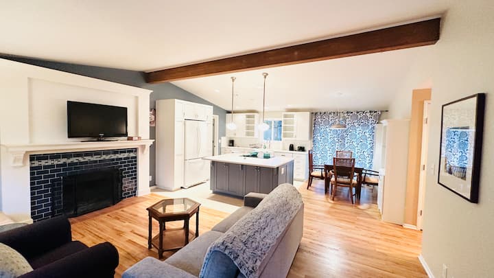 House / Fenced Yard/garage - Bellevue, WA