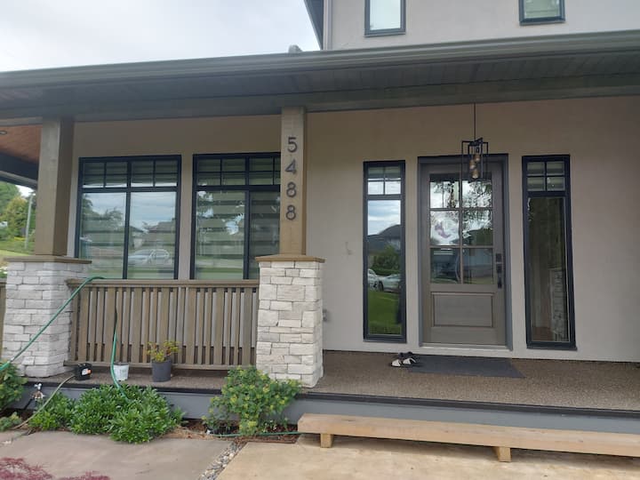 Self Contained Guest Suite - Surrey