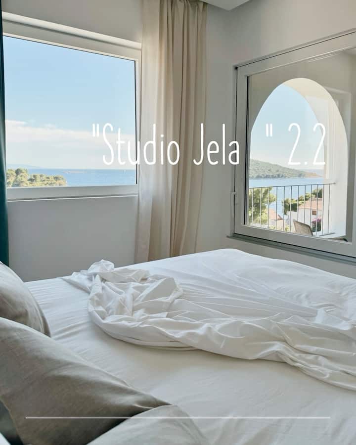 Melba Boutique - Studio 2.2 - Jela - Maslinica