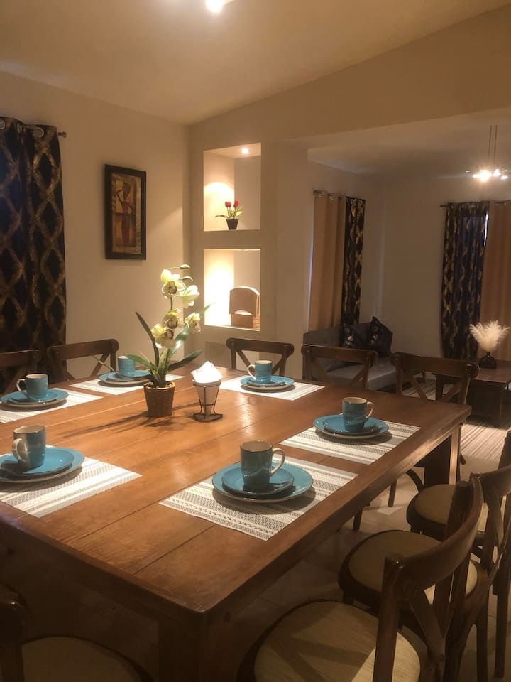 Magnífica.
Casa Alegre, 
La Mejor.
 Cerca De Todo. - Brownsville, TX