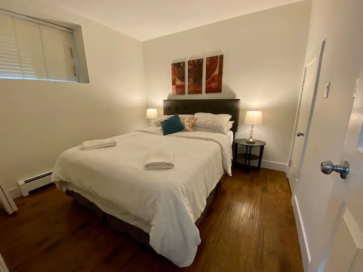 Cozy 1-bed Suite, Private Entry - Surrey
