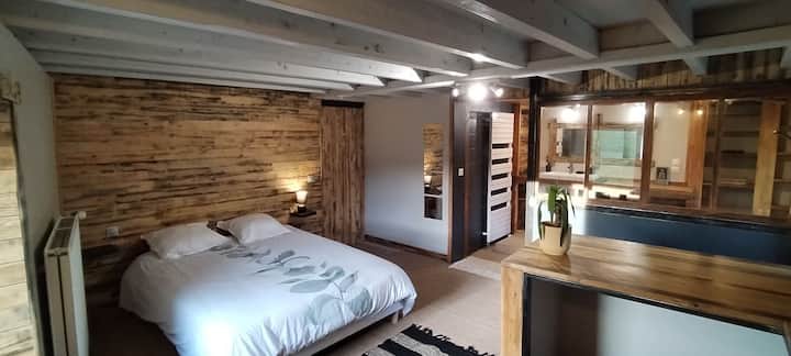Jolie Suite Pour Les Amoureux De La Nature. - La Chaise-Dieu