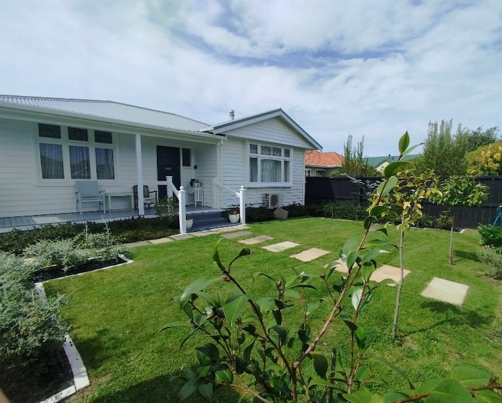 1.5 Hrs Sth Of Christchurch Airport - 
Whole House - Temuka