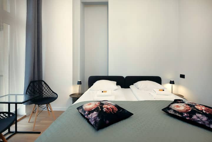 4 Bedrooms + 4 Bathrooms Apt With Balcony - Pologne