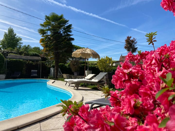 Très Beau Manoir Tout En Pierre - Tulle