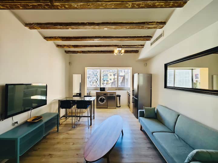 * * The Bird Haus * *
(Cozy And Bright) - Barcelona