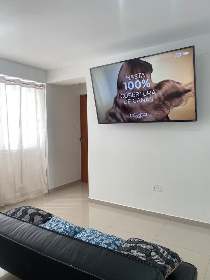 Apartamento A 4 Minutos Del Mall Aventura Plaza - Trujillo, Peru