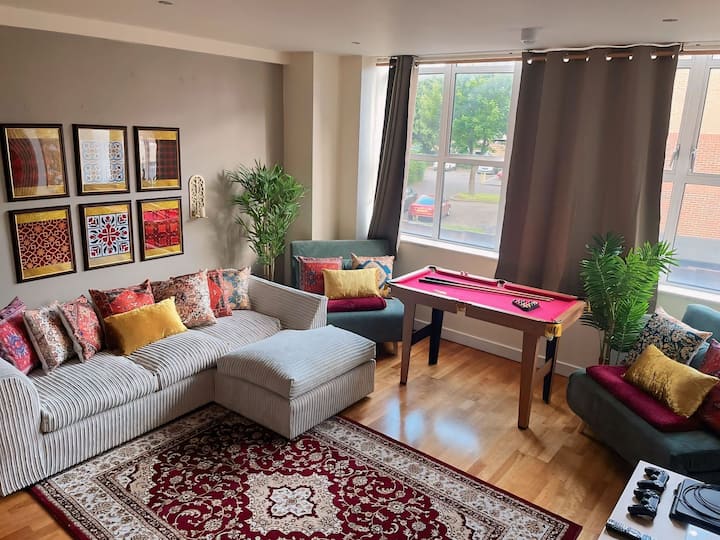 ‘Arabian Suite’ + Pool Table + Netflix+freepark - Birmingham