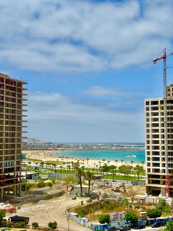 Seaside Serenity: 5-star Flat By Train Station - Tangier