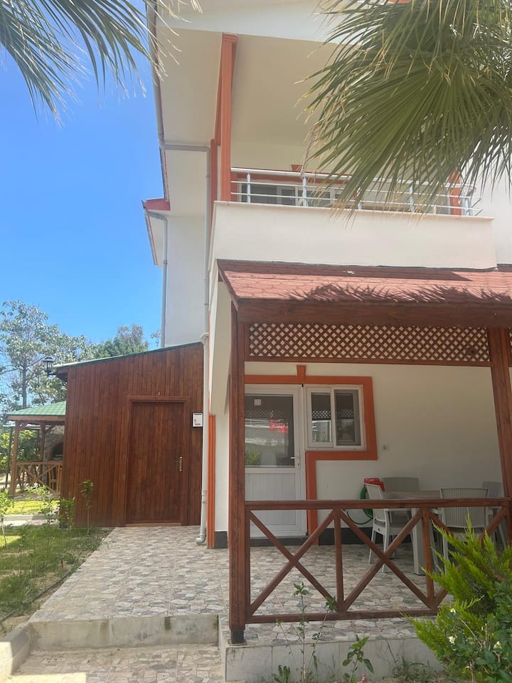 Plaja Yürüme Mesafesinde Villa - Silifke