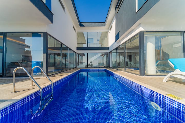 Deniz Manzarasıaçık Kapalı Havuz - Kalkan