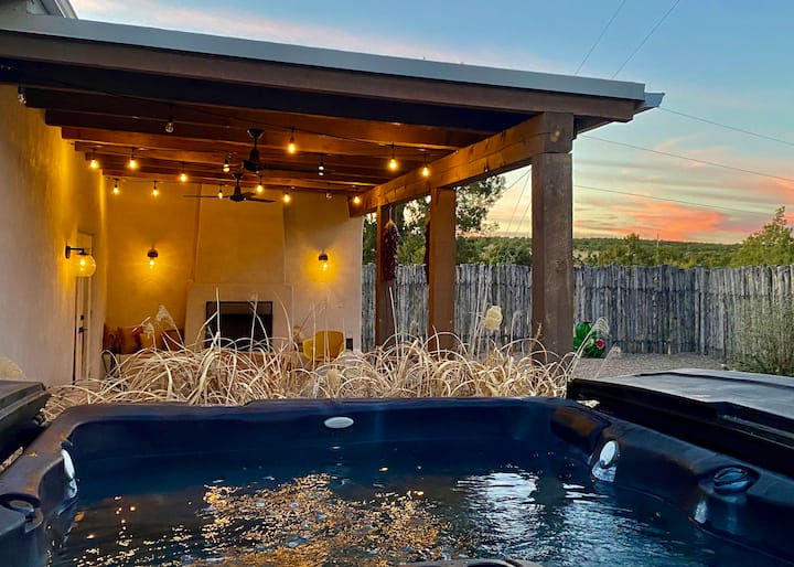 Zen Hot Tub Retreat •Kiva •10 Min Plaza -Trailside - Santa Fe, NM