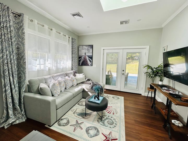 The Secret Cottage

Modern•private•prime Location - Poughkeepsie, NY