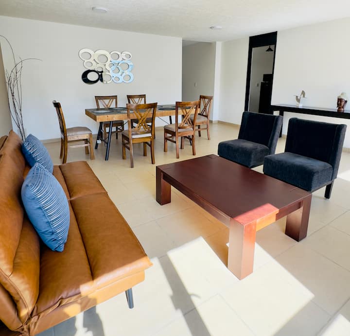 Bonito, Amplio, Con Cama King Y Hermosa Vista - Morelia