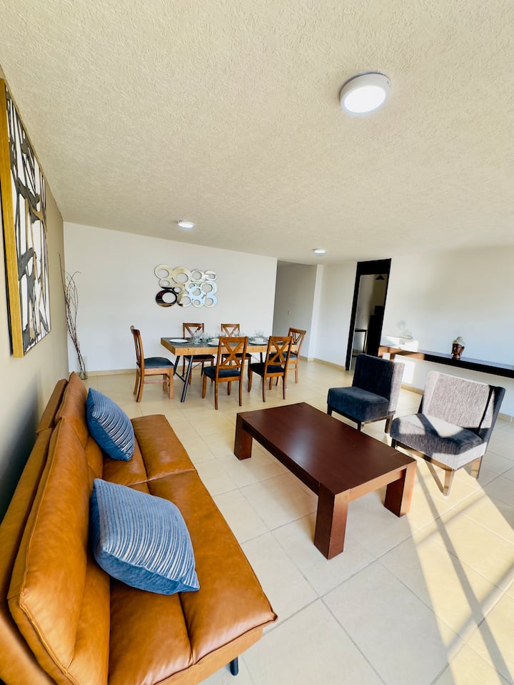 Bonito, Amplio, Con Cama King Y Hermosa Vista - Morelia