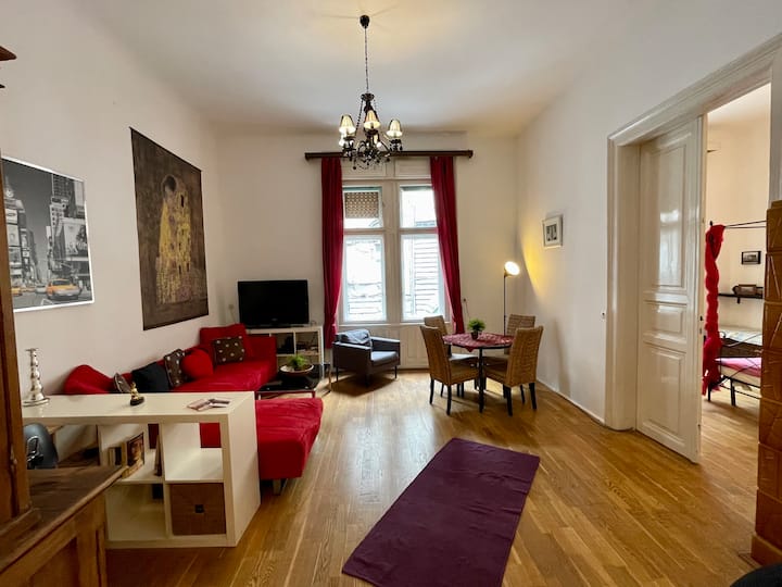Iza’bella Classic Romantica Spacious 2br - Budapest