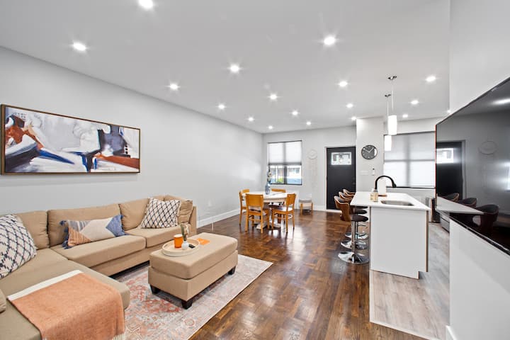 Elegant Bedroom Home W Parking & Patio - Brooklyn, NY