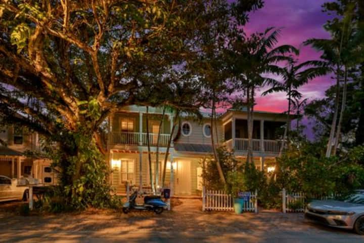 Walk Downtown Stuart Living - Stuart, FL