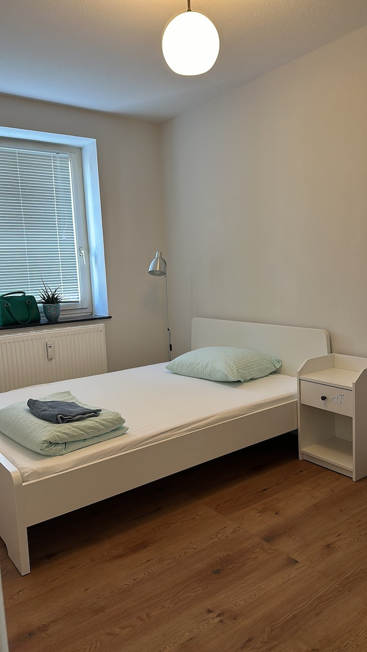 Cozy & Practical Room For Short Stays In Cologne - Colonia