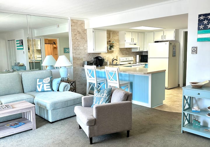 Beach-side Condo-king Bed - Ocean City