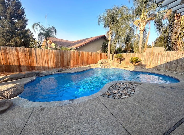 Beautiful Visalia Home With Pool Near Sequoias - Visalia, CA
