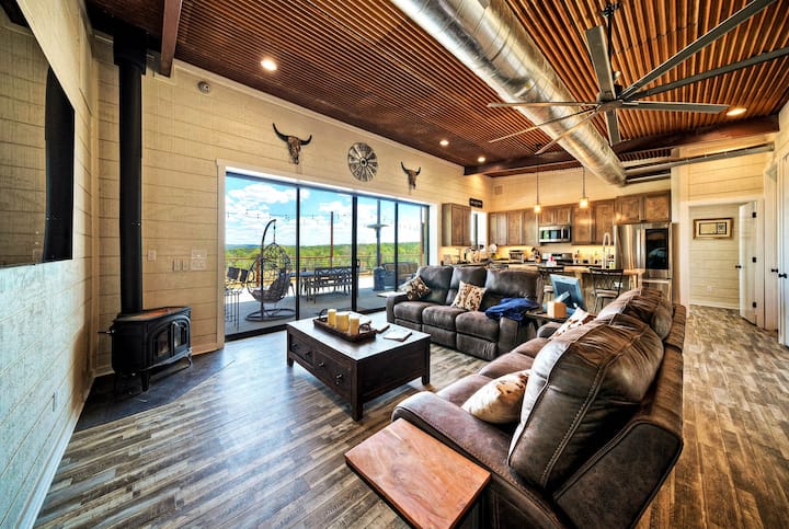 Johnson City Dream Retreat: 1hr To Downtown Austin - Johnson City, TX