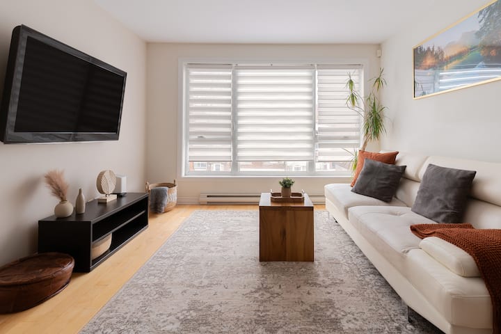 Le Condo Lajeunesse (Next To Metro Station) - Montreal