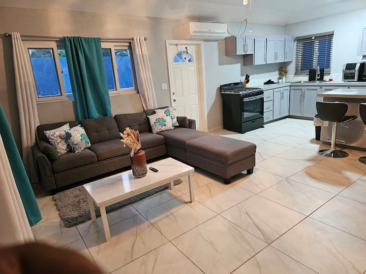 Queens Court, Unit- 2 Bed House - Nassau